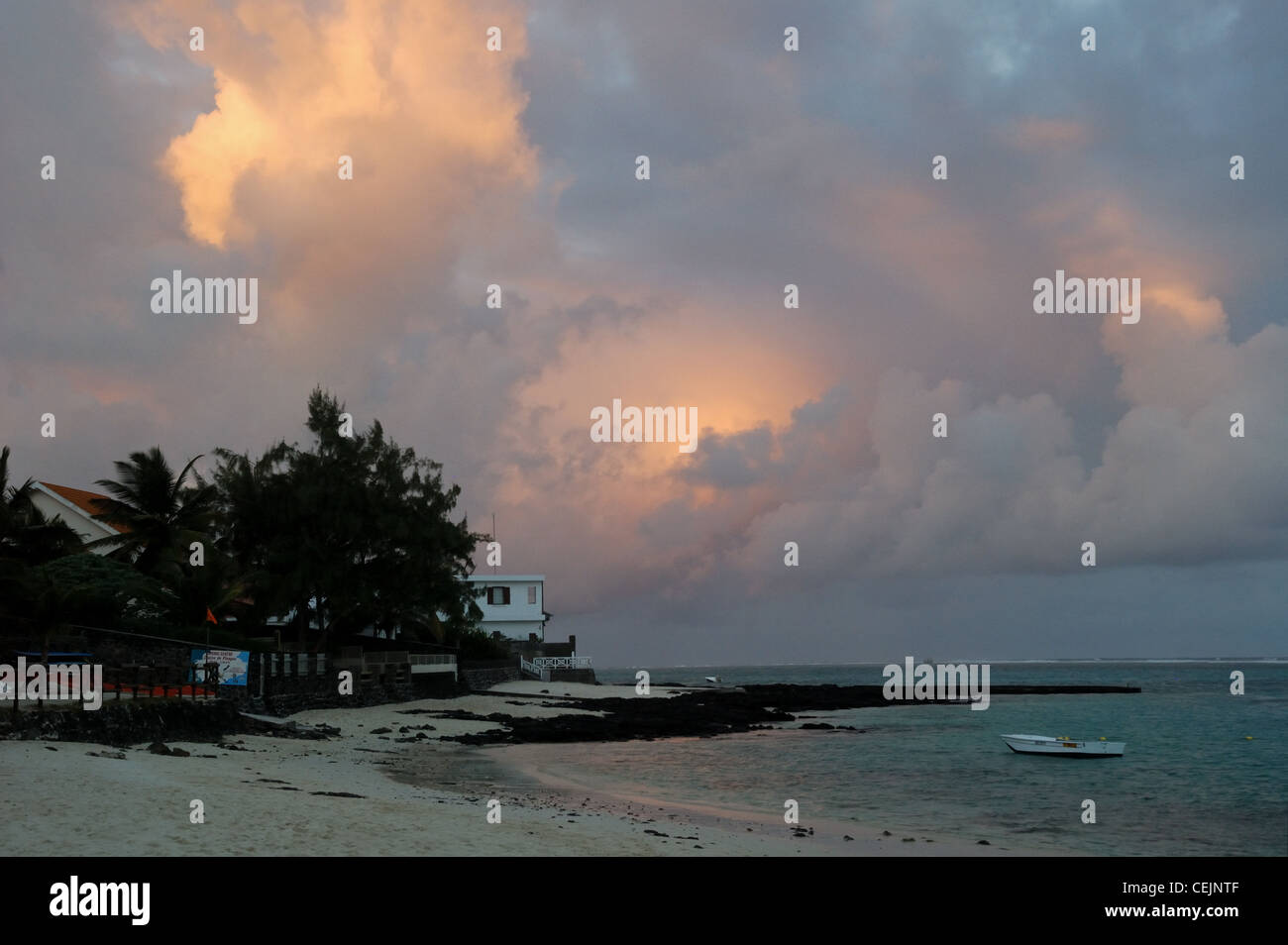 Blue bay mauritius hi-res stock photography and images - Alamy