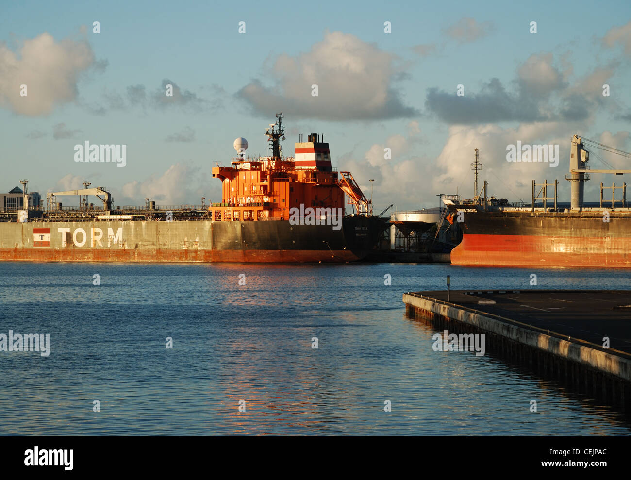 Cargo boats hi-res stock photography and images - Alamy