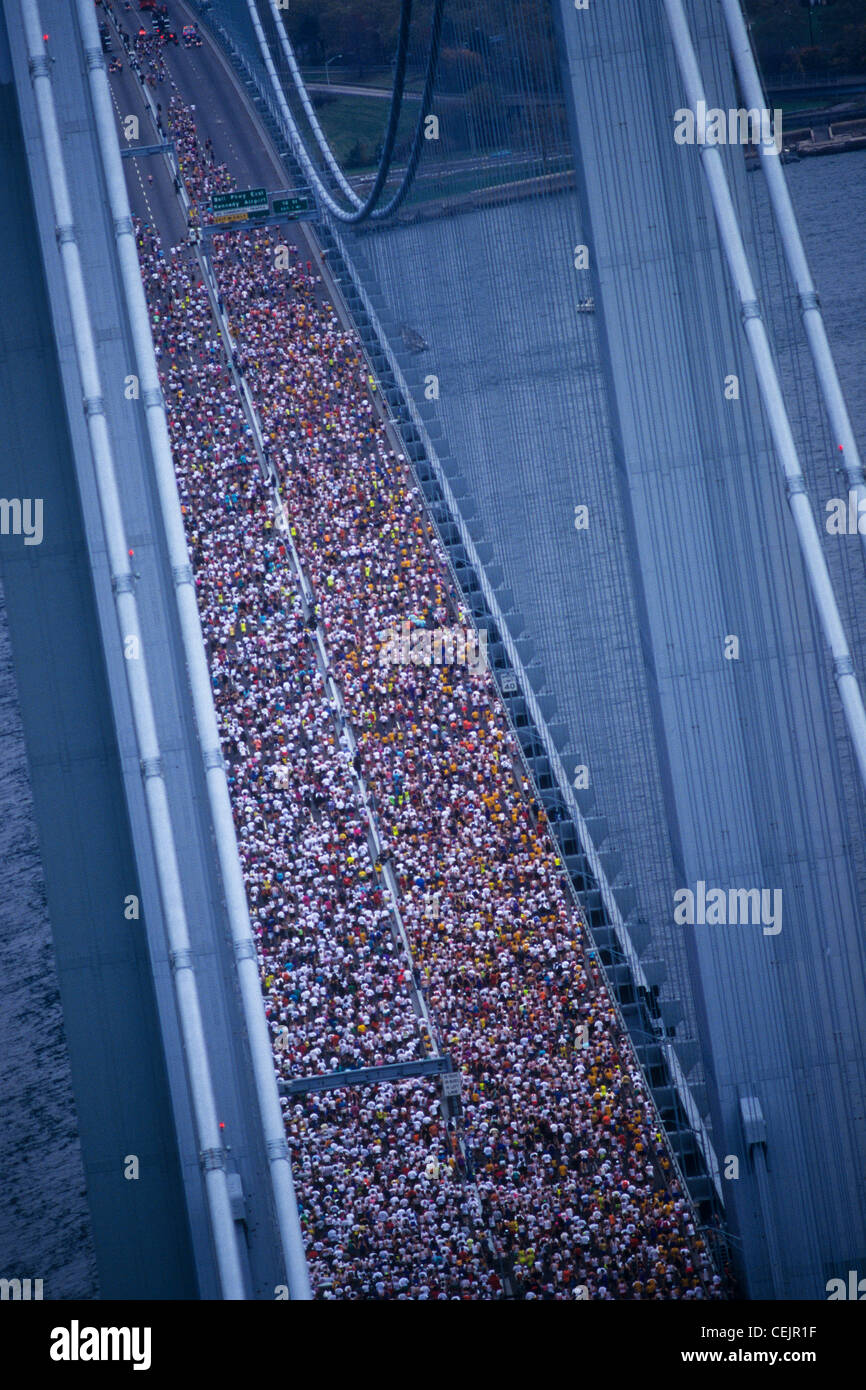 New york marathon aerial hi-res stock photography and images - Alamy