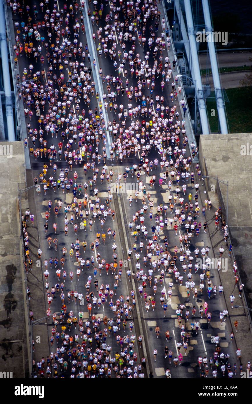 Aerial view of runners in the 1994 New York City Marathon Stock Photo ...
