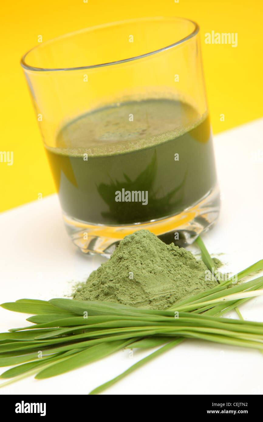 Green barley juice powder hi-res stock photography and images - Alamy