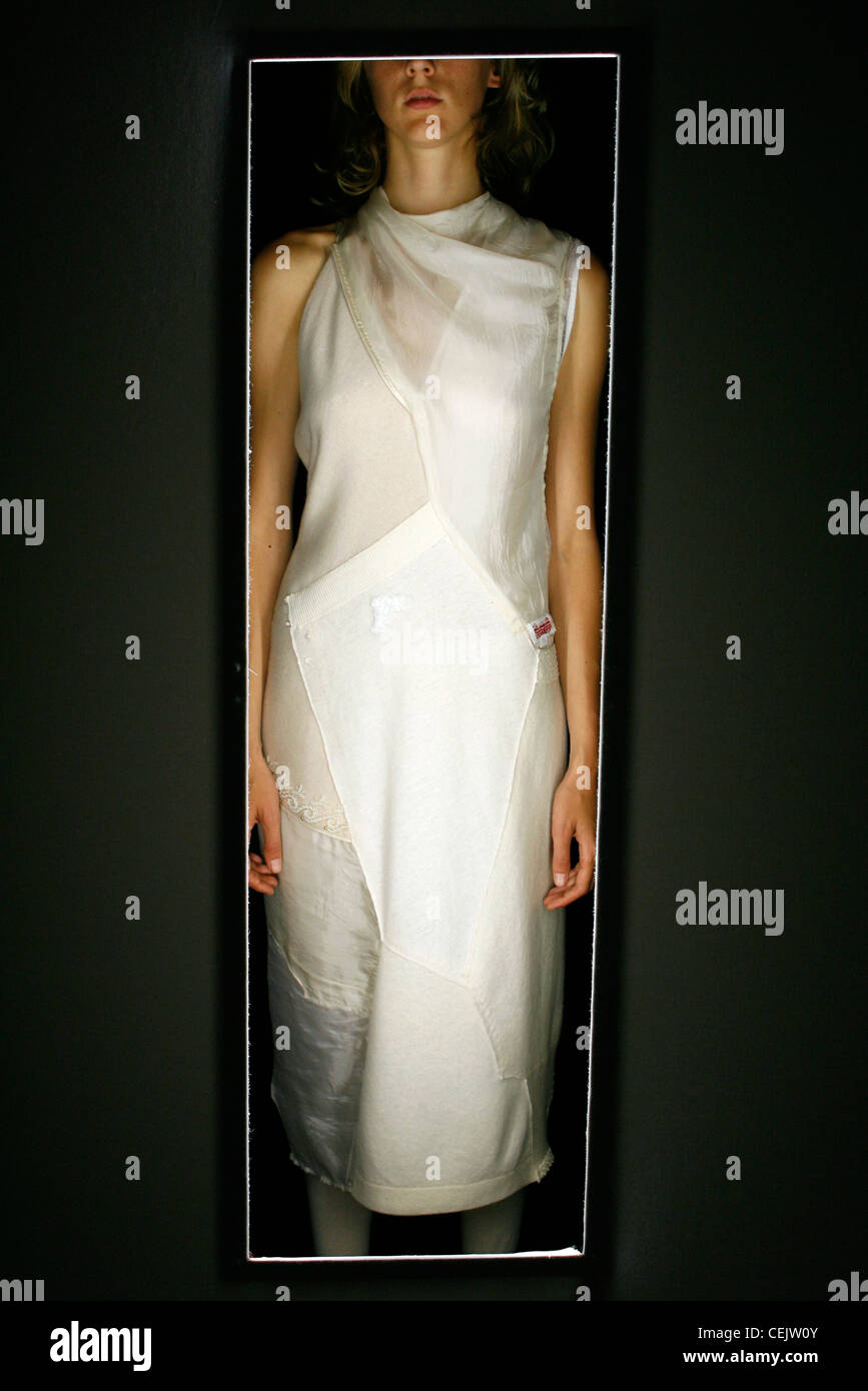 Martin Margiela Paris Haute Couture Autumn Winter Cropped female model ...