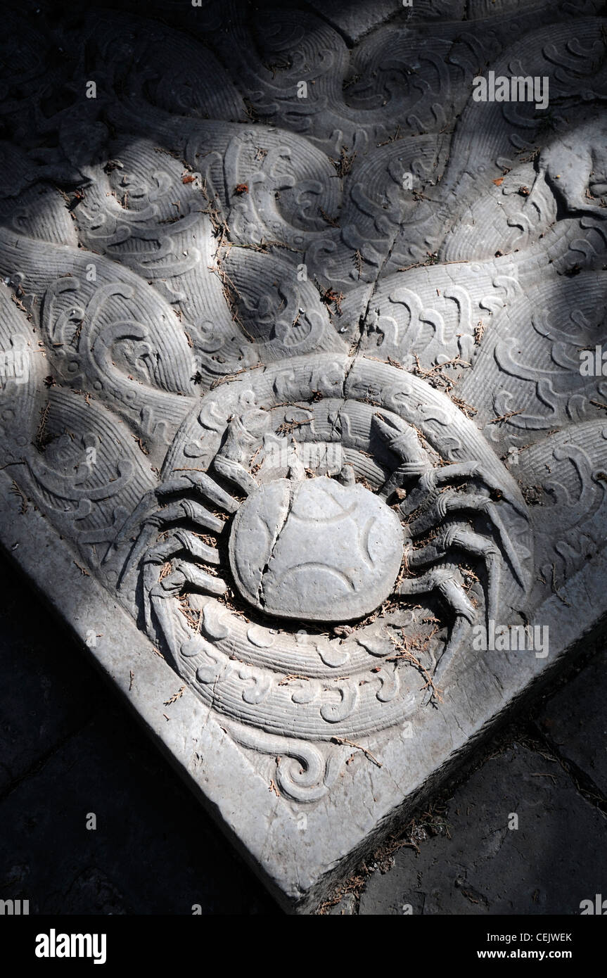 Carving waves hi-res stock photography and images - Alamy