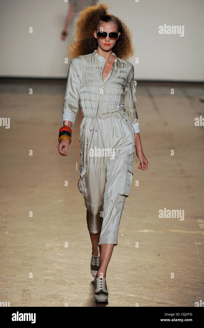 Marc by Marc Jacobs New York Ready to Wear Spring Summer 2011 Stock ...