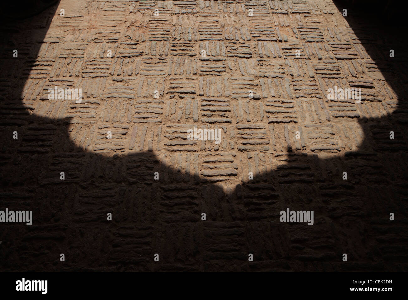 Shadow of an arch at Agra Fort, Agra India Stock Photo - Alamy