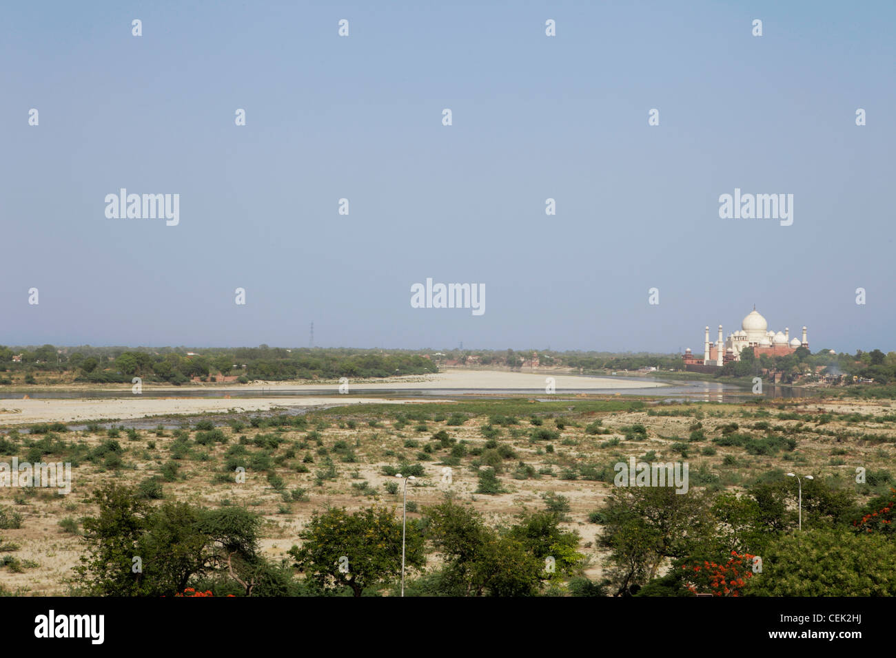 Taj mahal landscape hi-res stock photography and images - Alamy