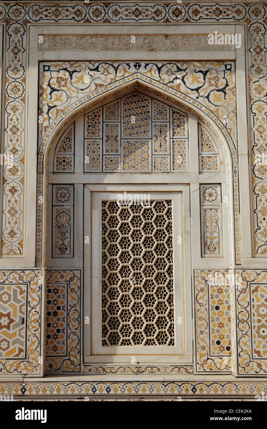 Window detail with inlaid stones and screen. Itmad-ud-Daulah's Tomb ...