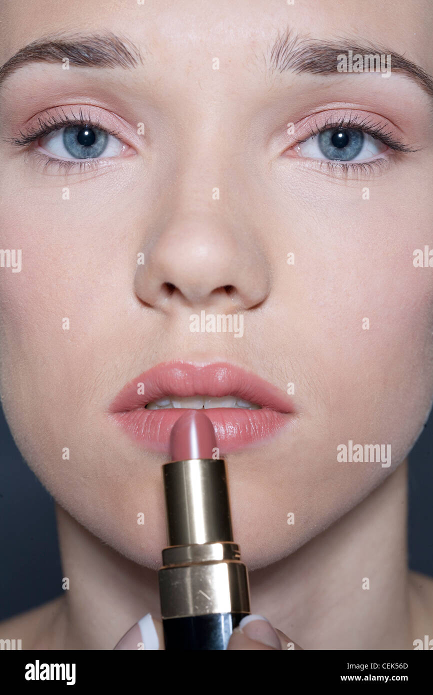 How To Make Lipstick Step By Step