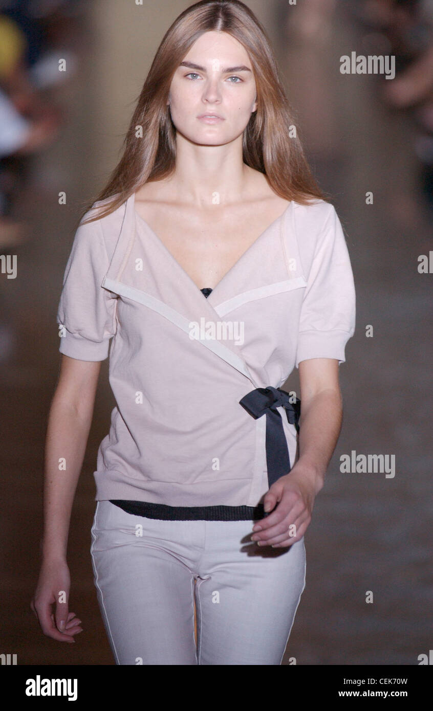 Jill Stuart New York Ready to Wear Spring Summer Model Anouck long ...