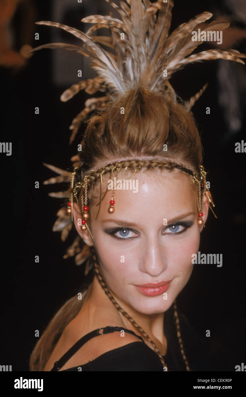 Backstage New York Spring Summer Sass & Bide Model brunette hair off ...