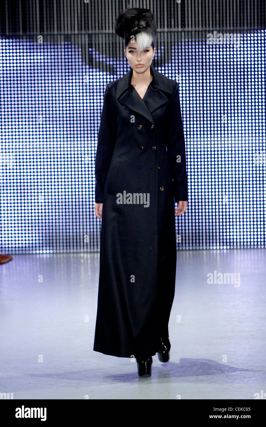 Pam HoggLondon Ready to WearAutumnWinter 20112012 Stock Photo - Alamy