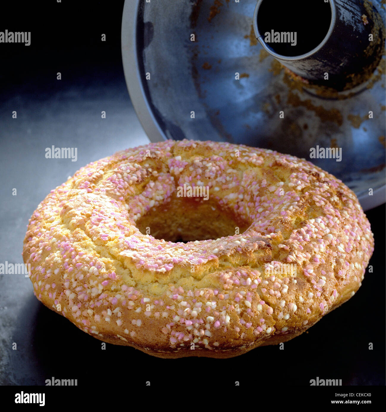 Quick Fix Cakes Ring cake with Saffron Ring shaped sponge cake with ...