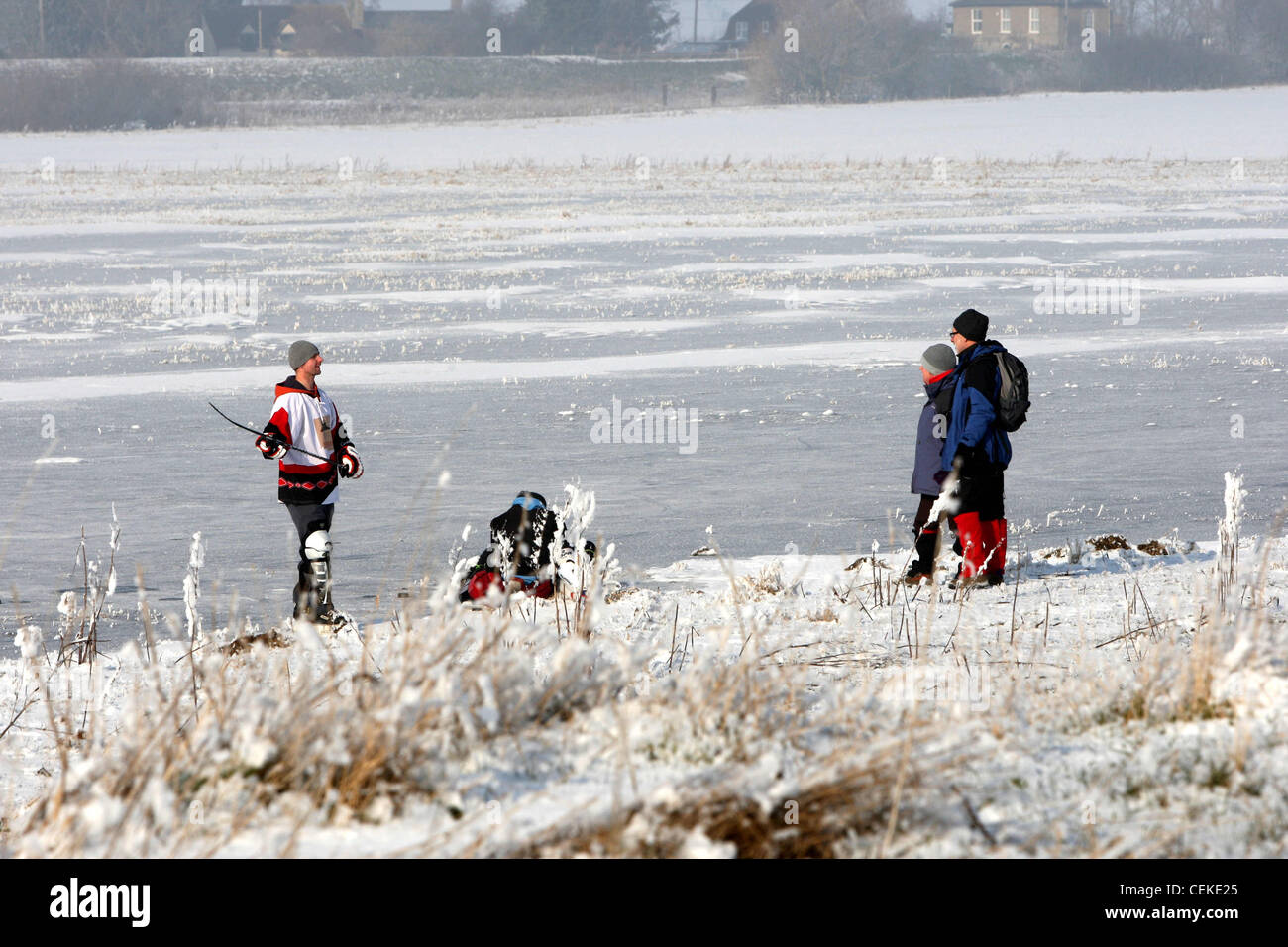 PEOPLE SKATING ON THE FROZEN FENS AT SUTTON GAULT,CAMBRIDGESHIRE Stock ...
