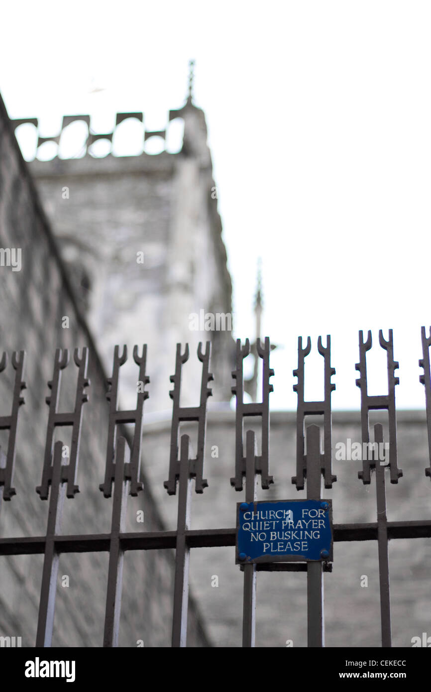 Quiet please sign hi-res stock photography and images - Alamy