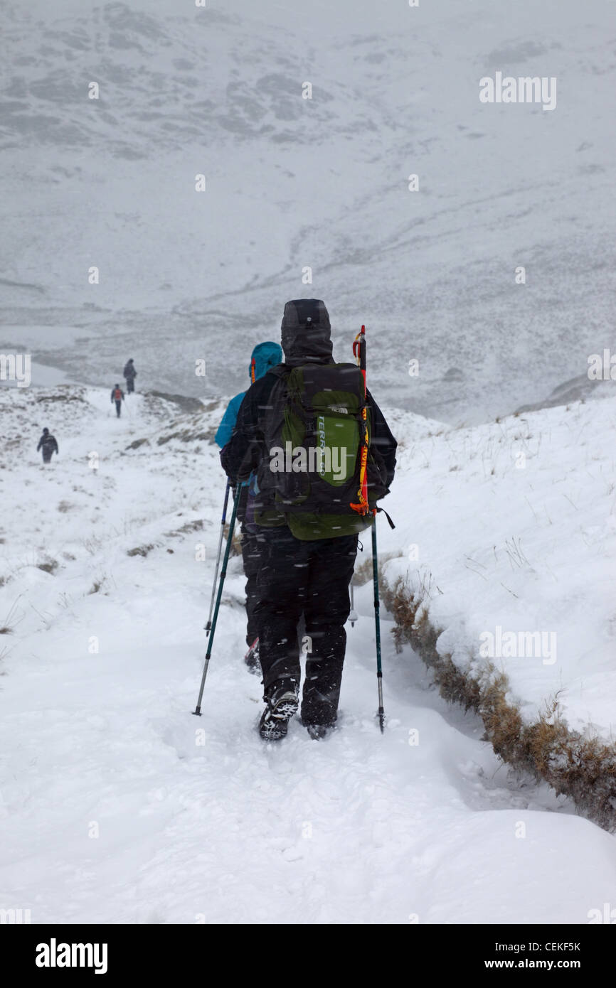 Uk hill walkers hi-res stock photography and images - Alamy
