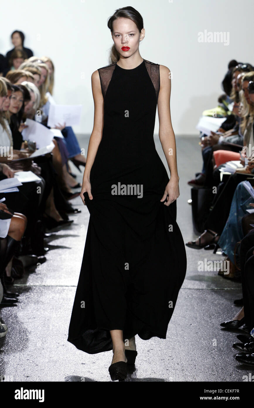 TSE New York Ready to Wear Spring Summer Model Freja Beha wearing a ...