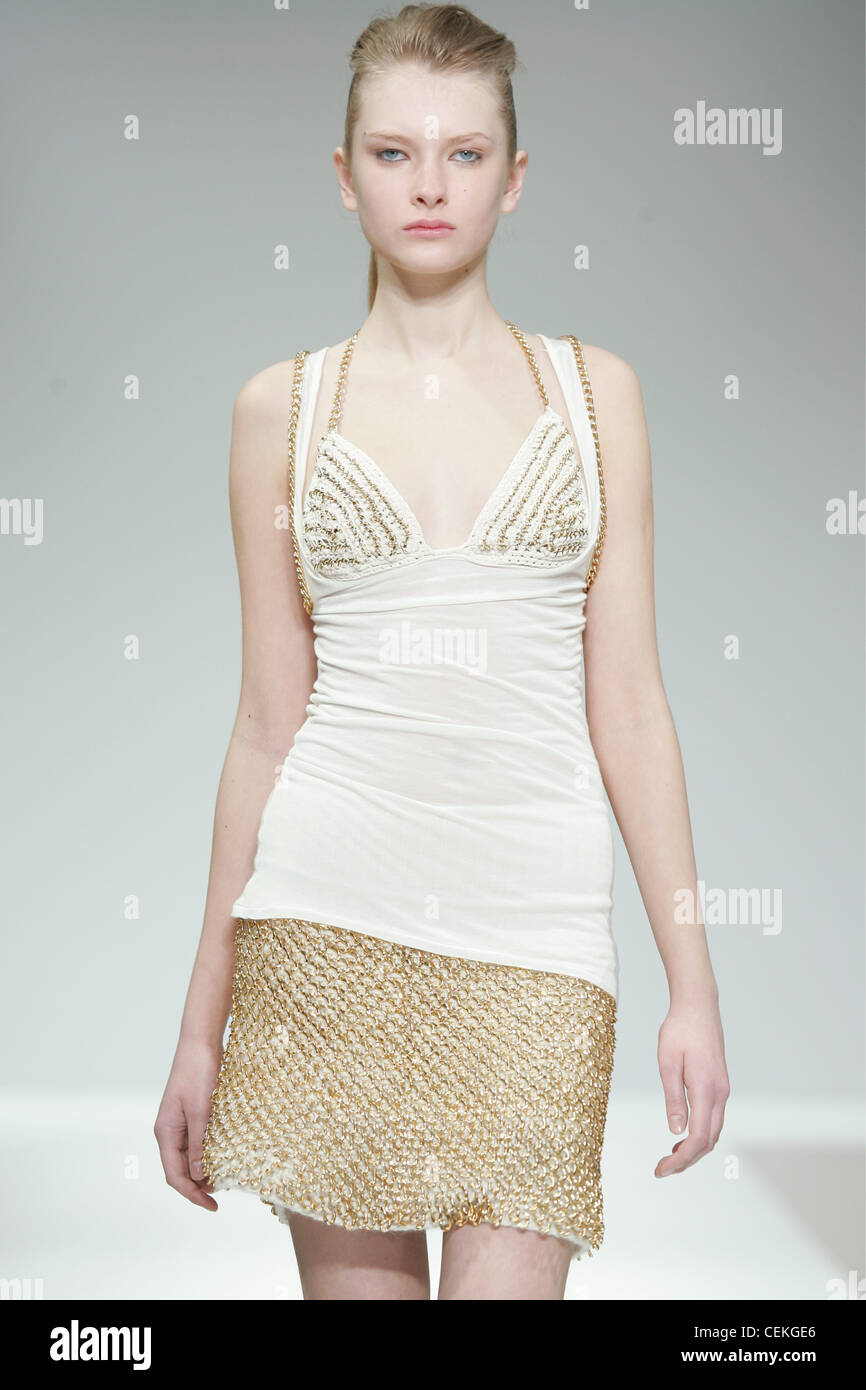 Clare Tough London Ready to Wear Autumn Winter Blonde female model ...