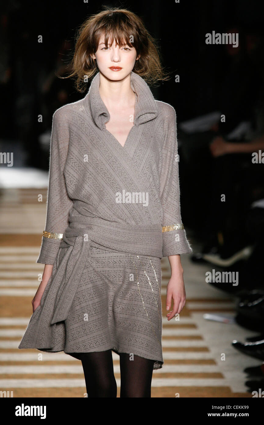 Sue Stemp New York Ready to Wear Autumn Winter Bouffant hair, and grey ...