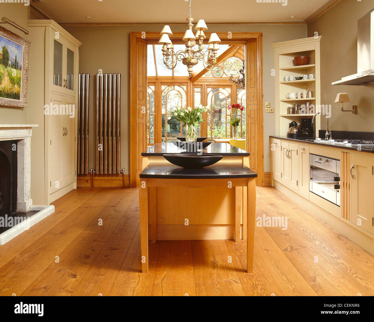 Fitted kitchens hi-res stock photography and images - Alamy