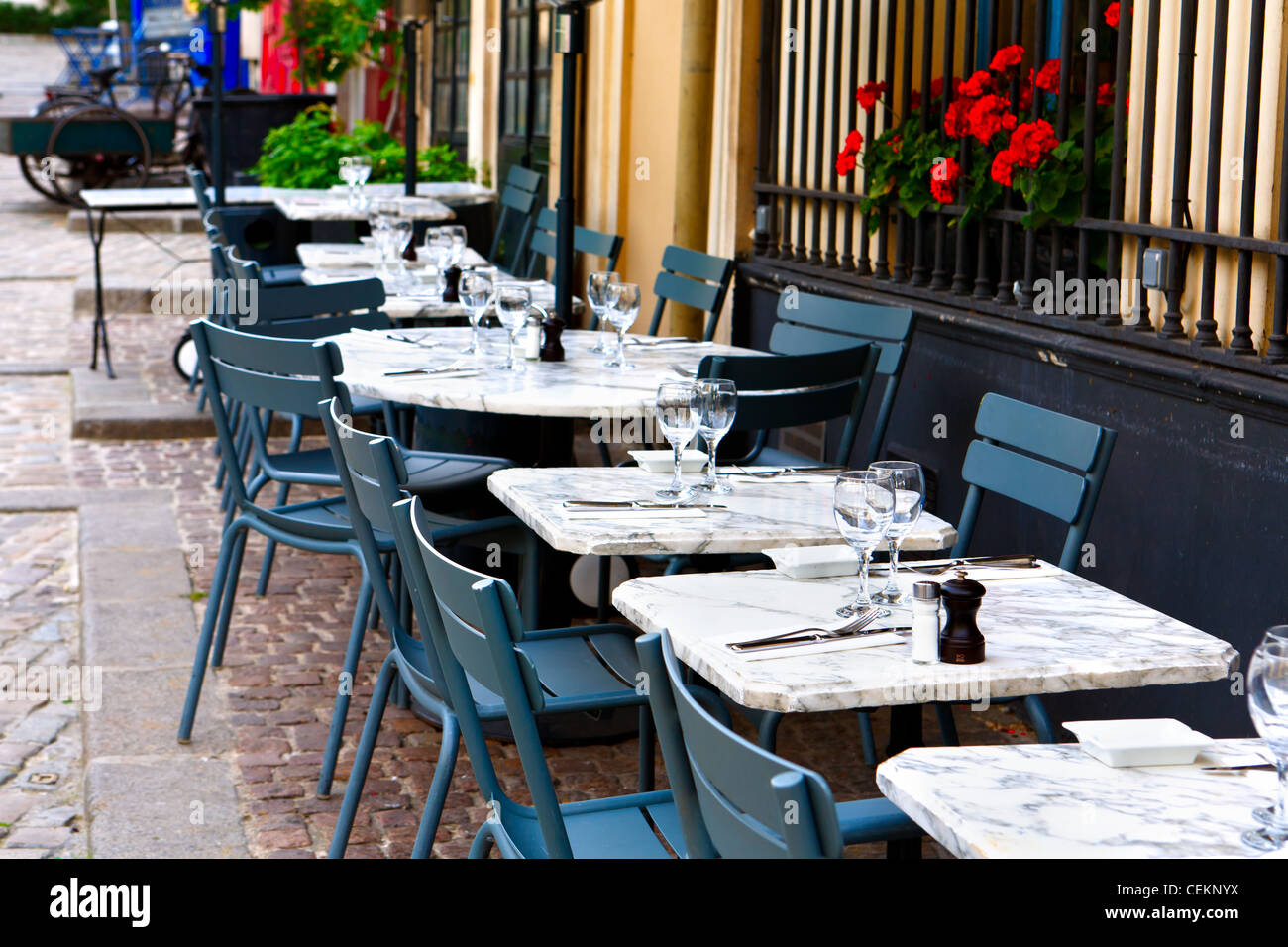 Europe street table hi-res stock photography and images - Alamy