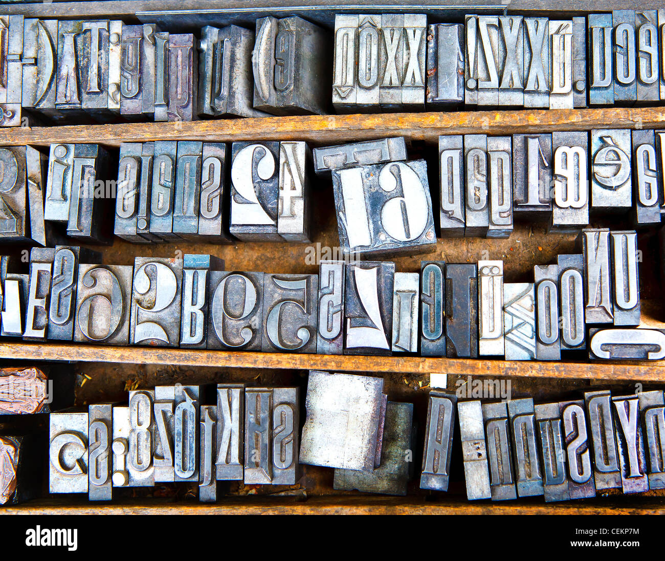 Old Metal Alphabet Letter High Resolution Stock Photography and Images ...