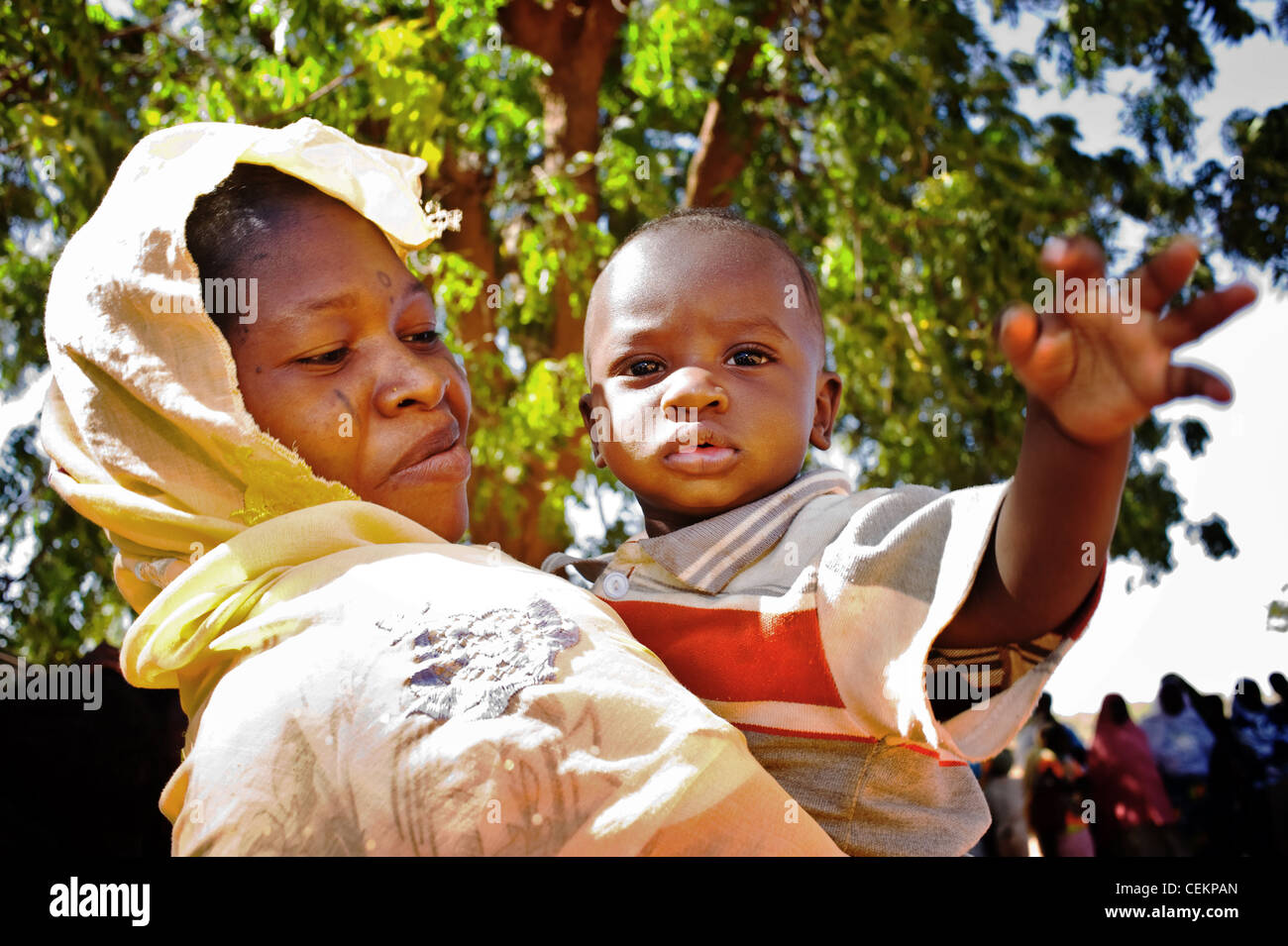 Mother and child in niger hi-res stock photography and images - Alamy