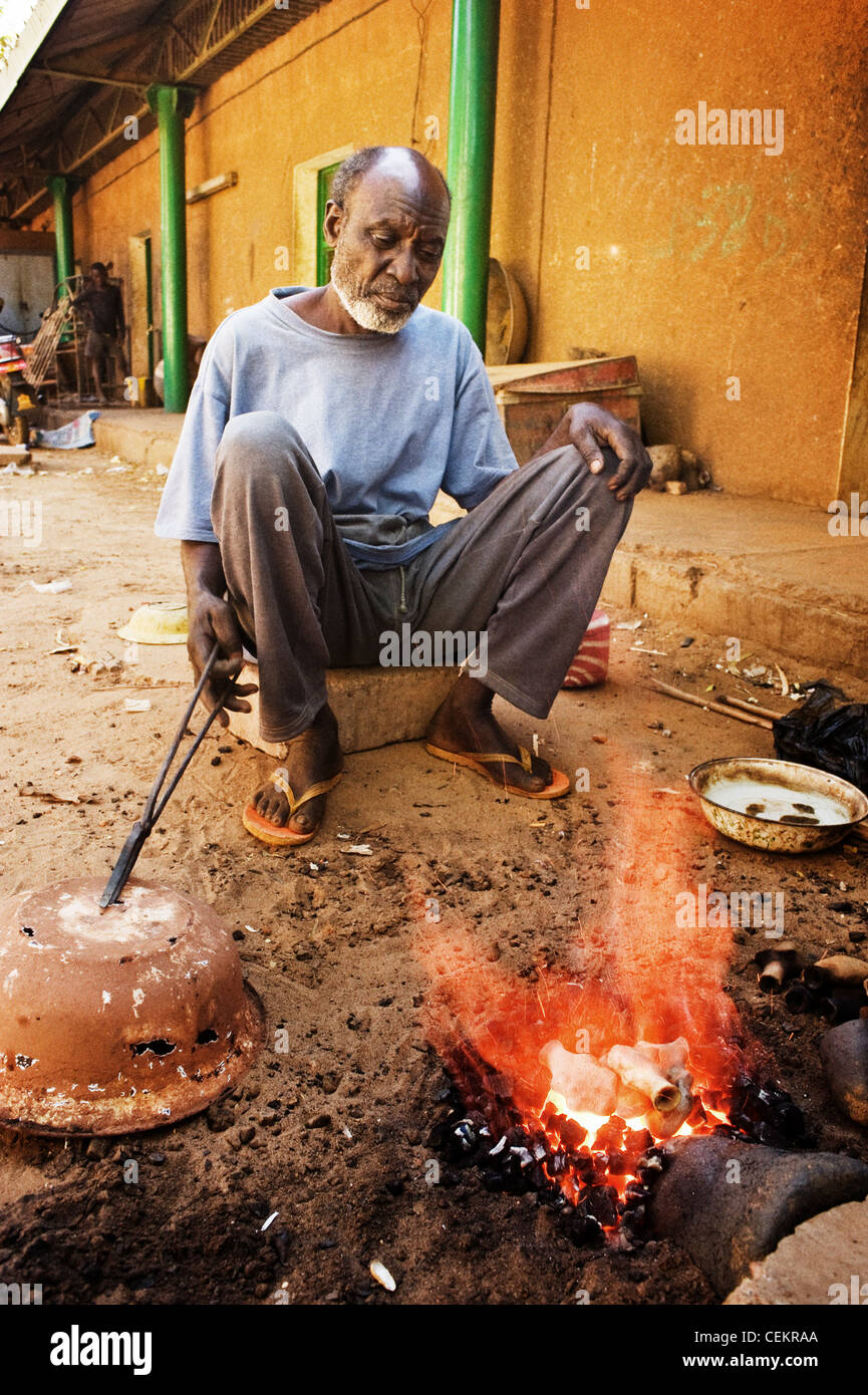 Traditional man in niger hi-res stock photography and images - Alamy