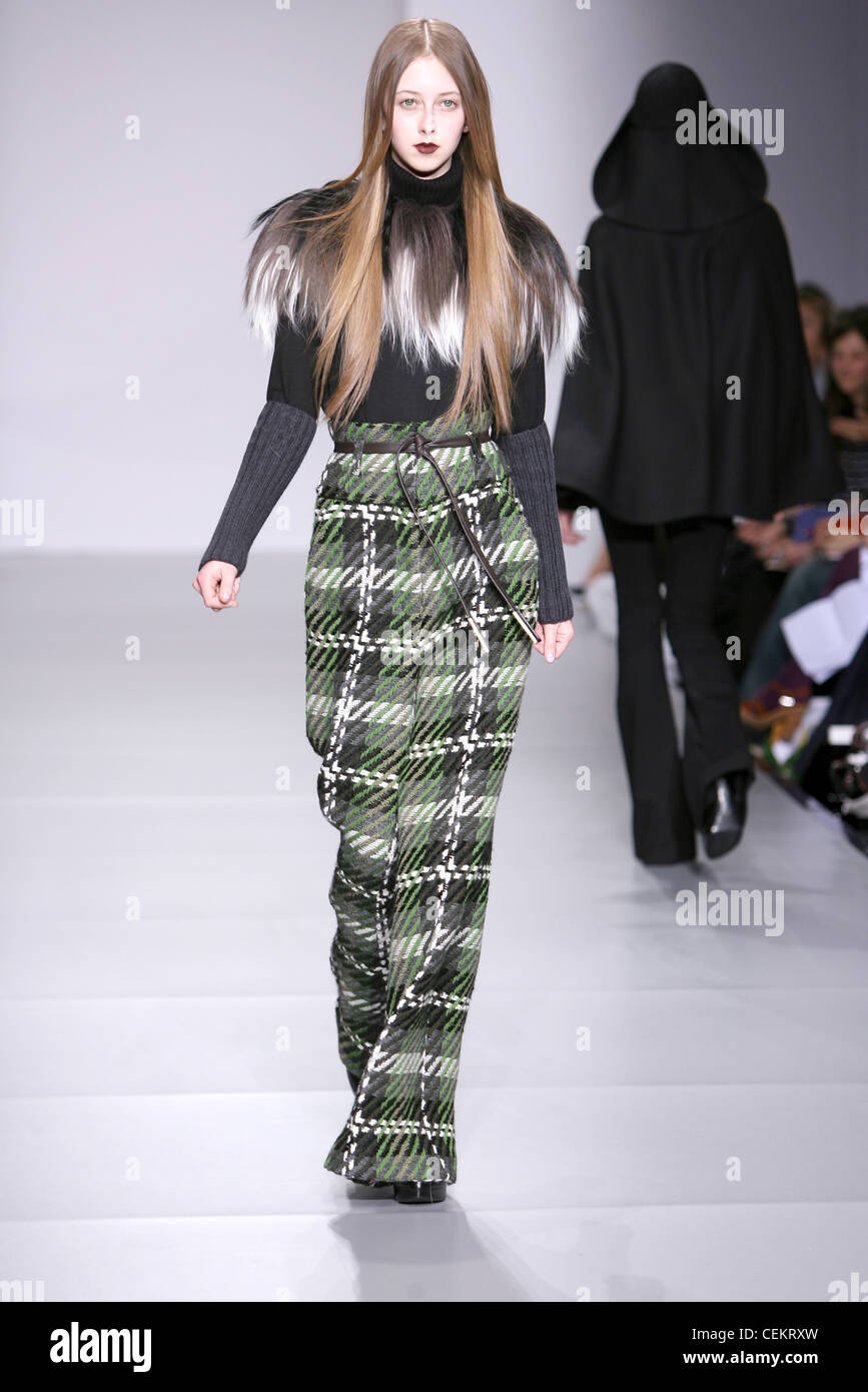 Jaeger London London Ready to Wear Autumn Winter Black white and green ...