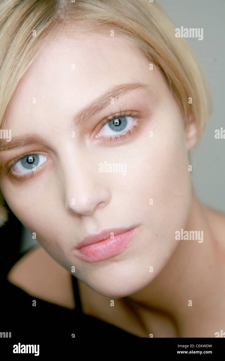 Emilio Pucci BACKSTAGE Milan Ready to Wear Autumn Winter Female model ...