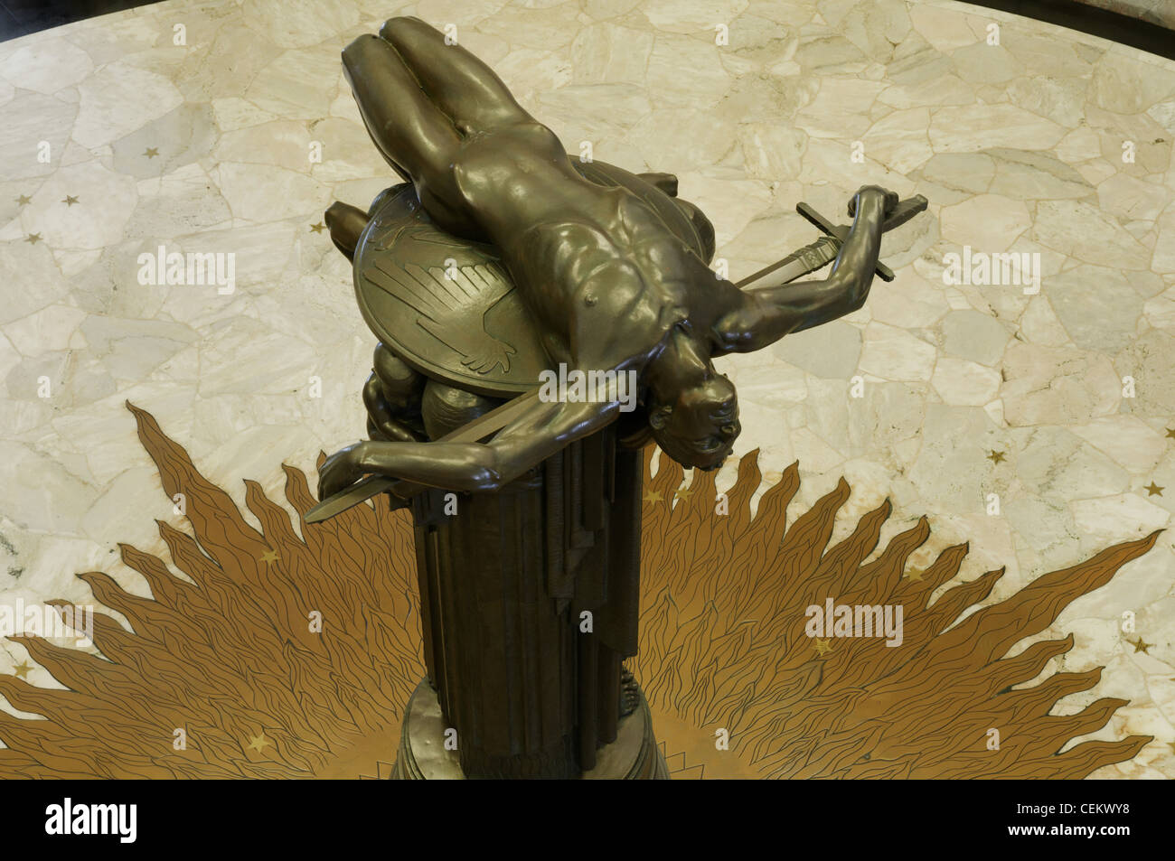 Rayner Hoff's Sacrifice, A statue of a dead soldier on a shield in ...