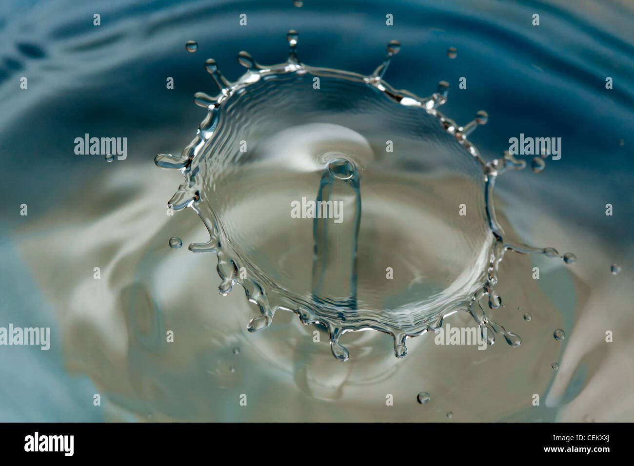 Water drop falling and colliding with another one Stock Photo - Alamy