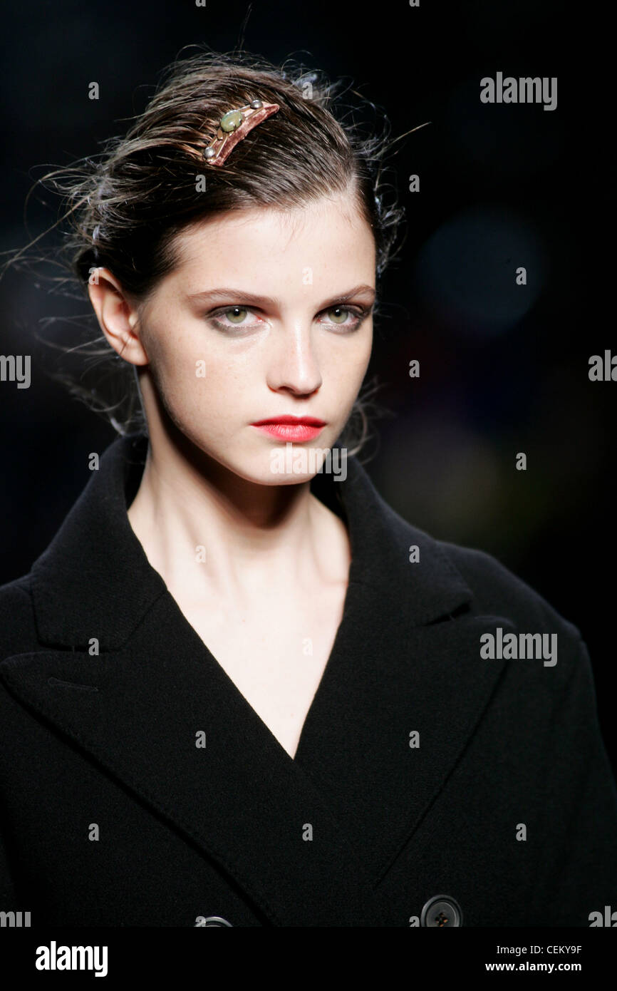 Under the comb hi-res stock photography and images - Alamy