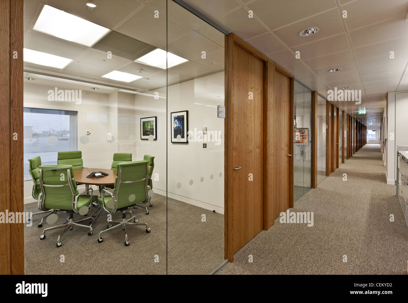 Meeting room in modern office suite Stock Photo - Alamy