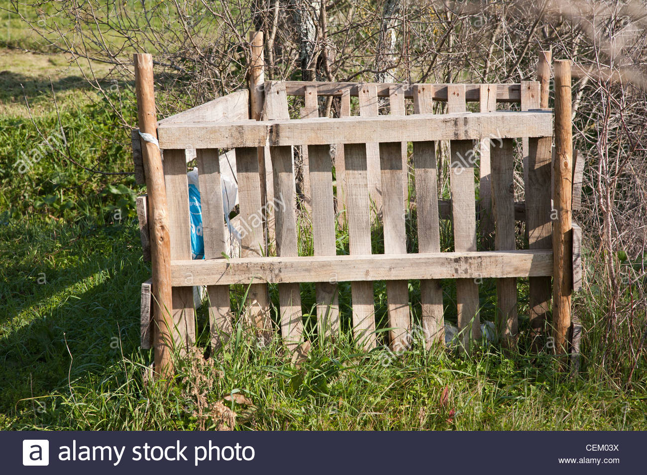 Pallets Of Compost High Resolution Stock Photography and Images - Alamy
