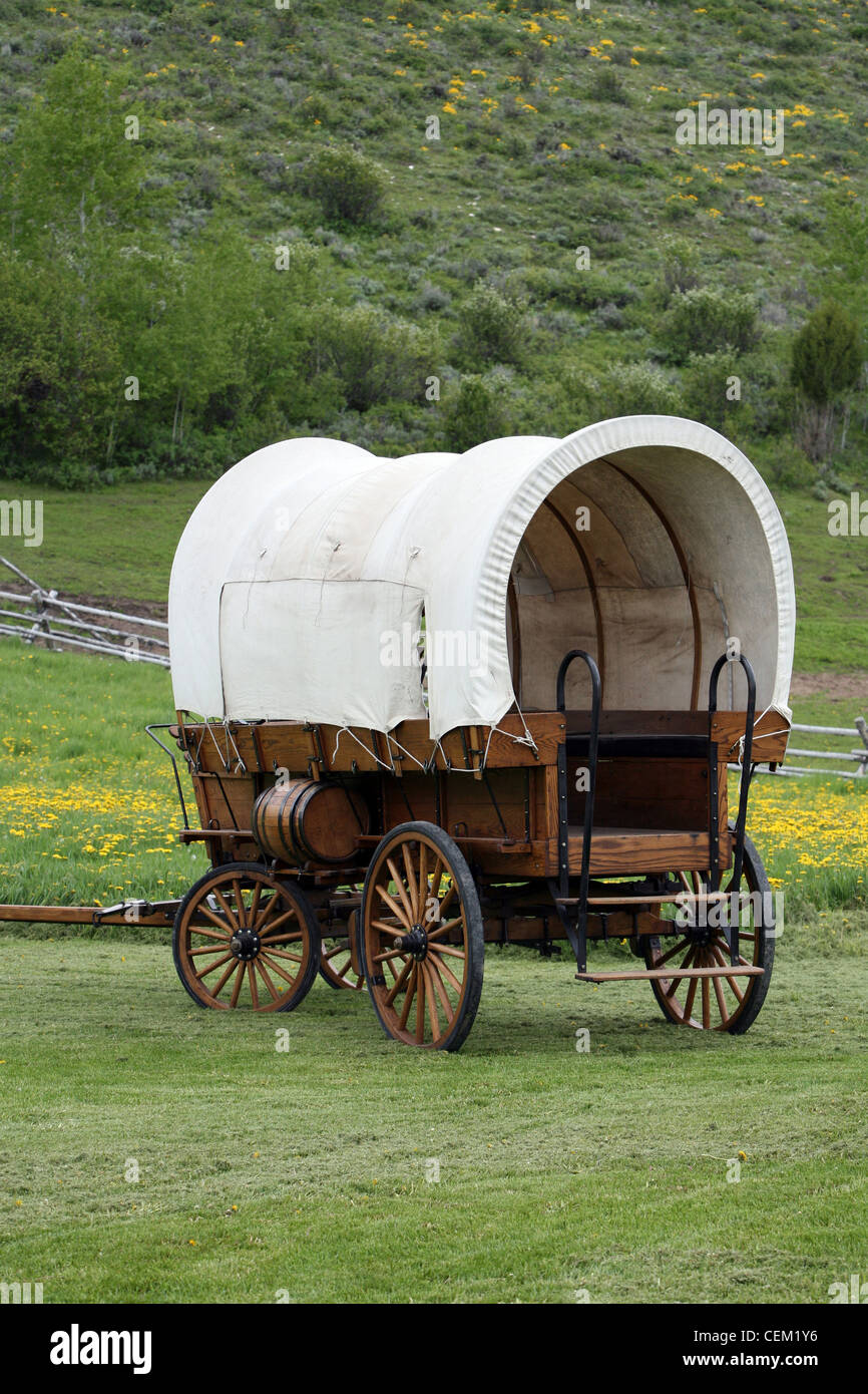 Old covered wagon near hi-res stock photography and images - Alamy