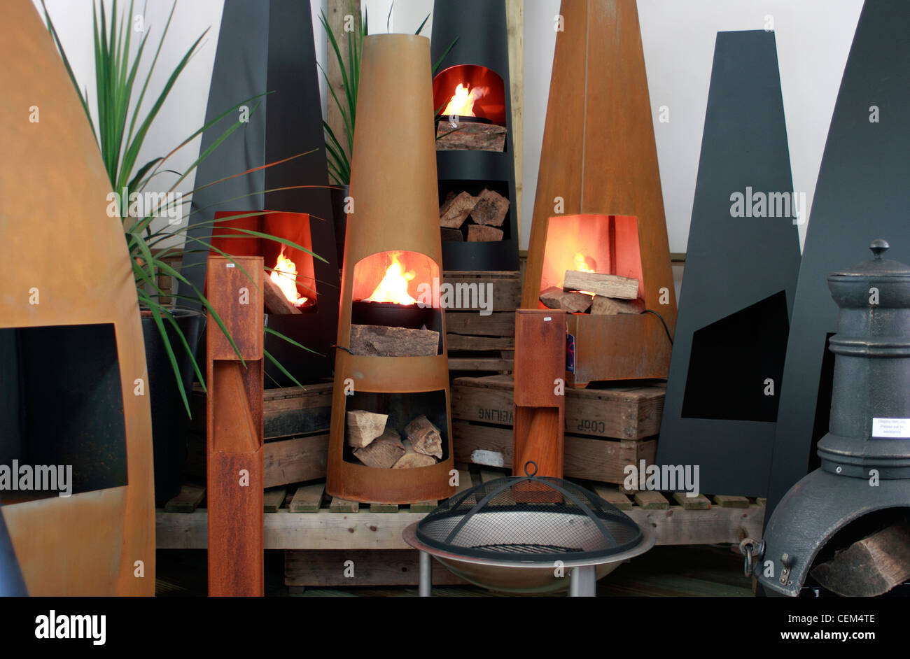 Cast iron chiminea chimenea hi-res stock photography and images - Alamy