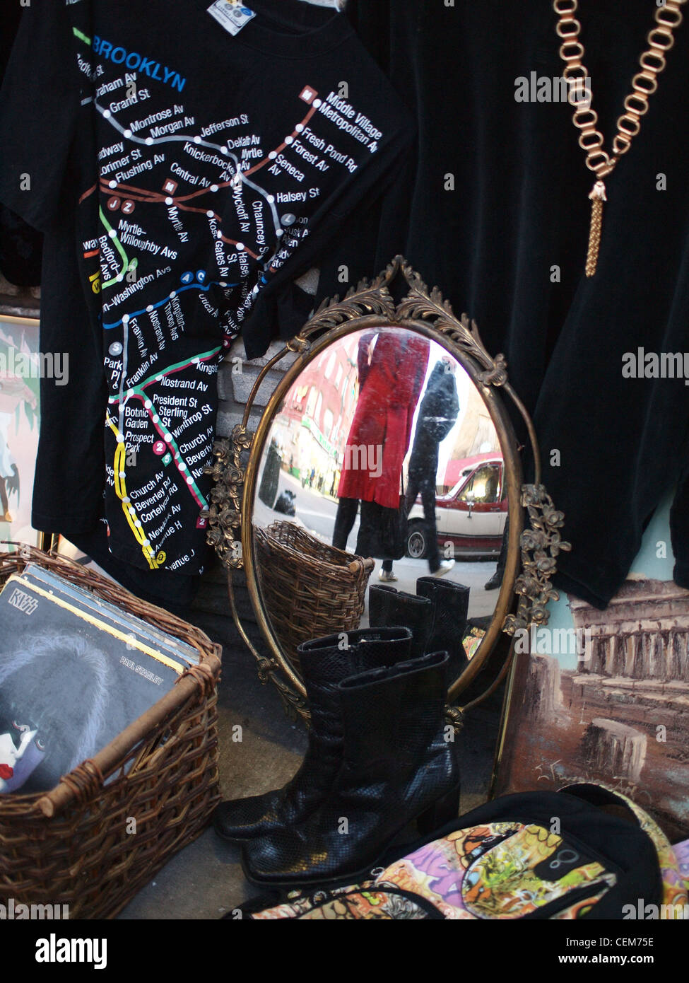 Street sale hi-res stock photography and images - Alamy