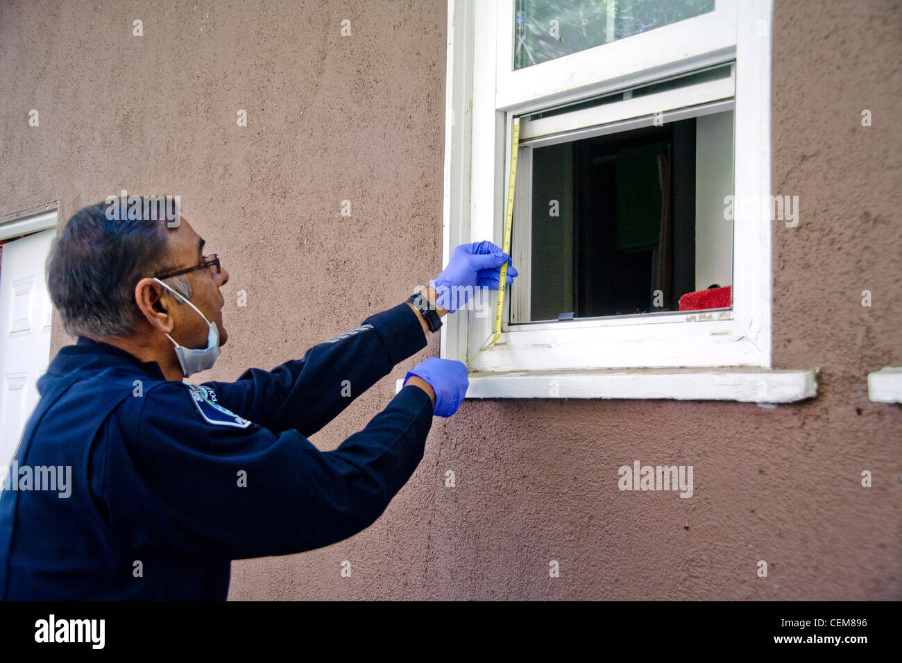 Crime scene ruler hi-res stock photography and images - Alamy