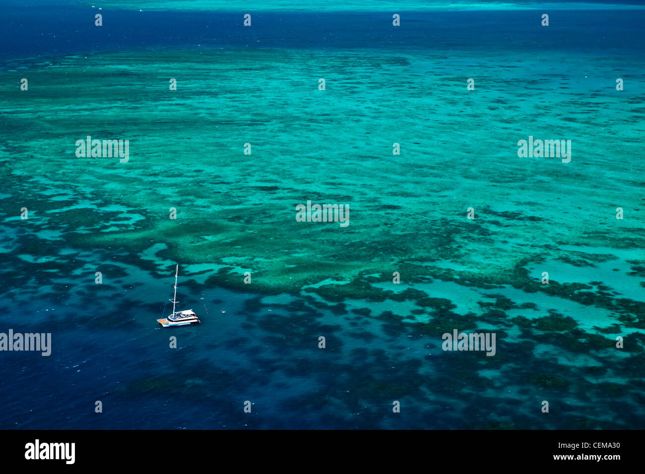 Barrier reef boat aerial hi-res stock photography and images - Alamy