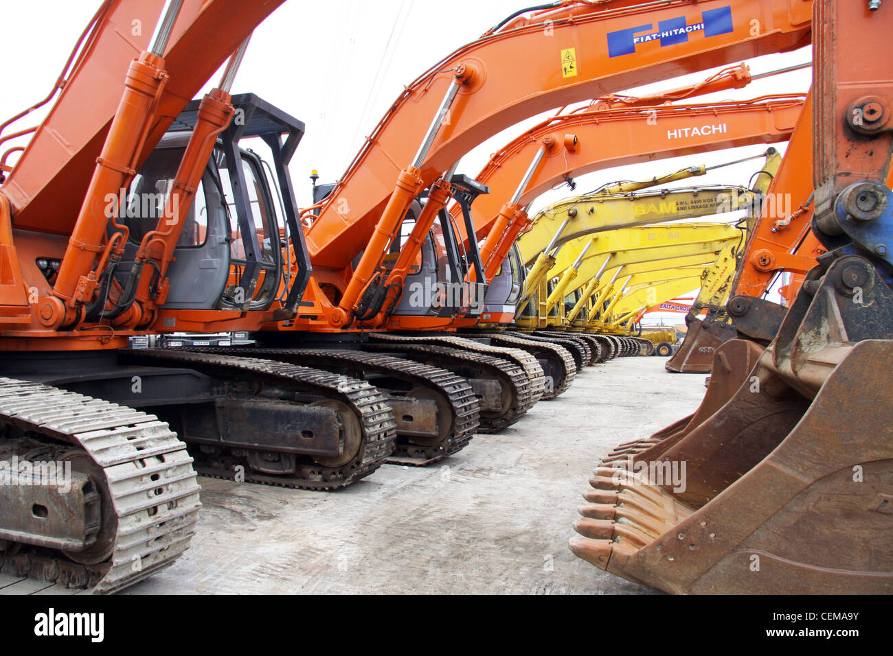 Yellow diggers hi-res stock photography and images - Alamy