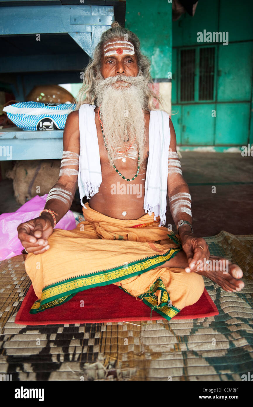 Hindu holy man sadhu tika hi-res stock photography and images - Alamy