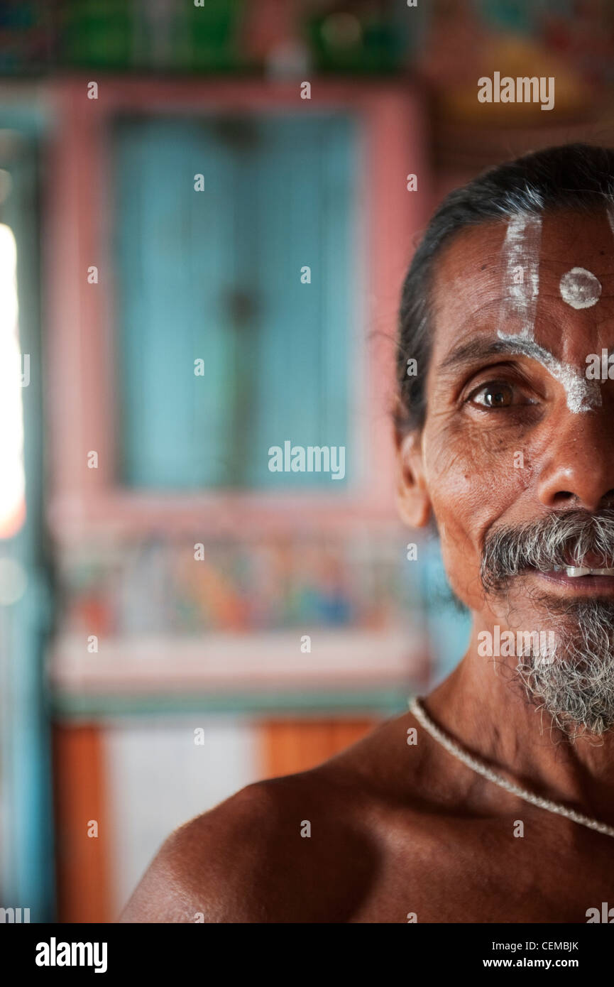 Hindu holy man sadhu tika hi-res stock photography and images - Alamy