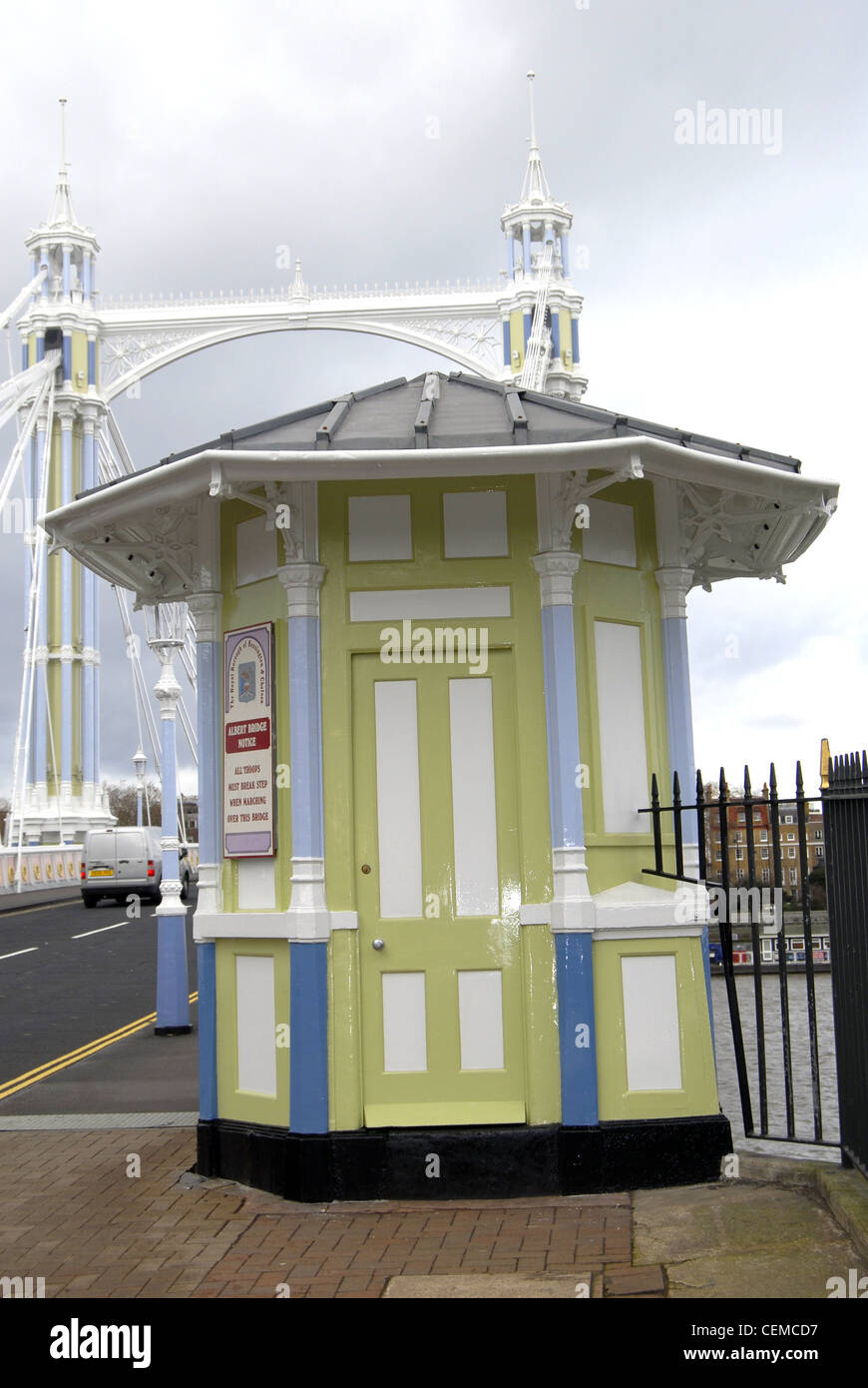 Albert Bridge Check Point Stock Photo - Alamy