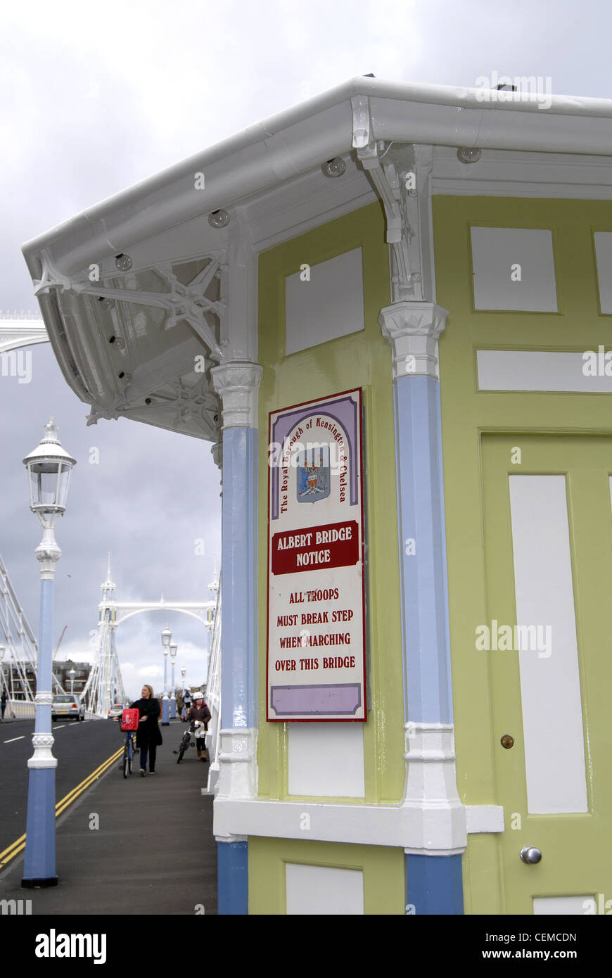 Albert Bridge Check Point Stock Photo - Alamy