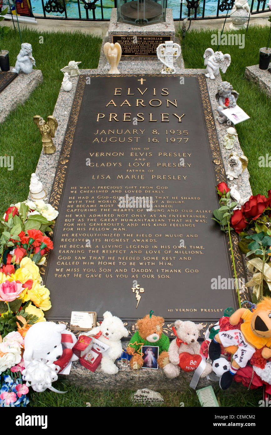 Elvis presley grave hi-res stock photography and images - Alamy