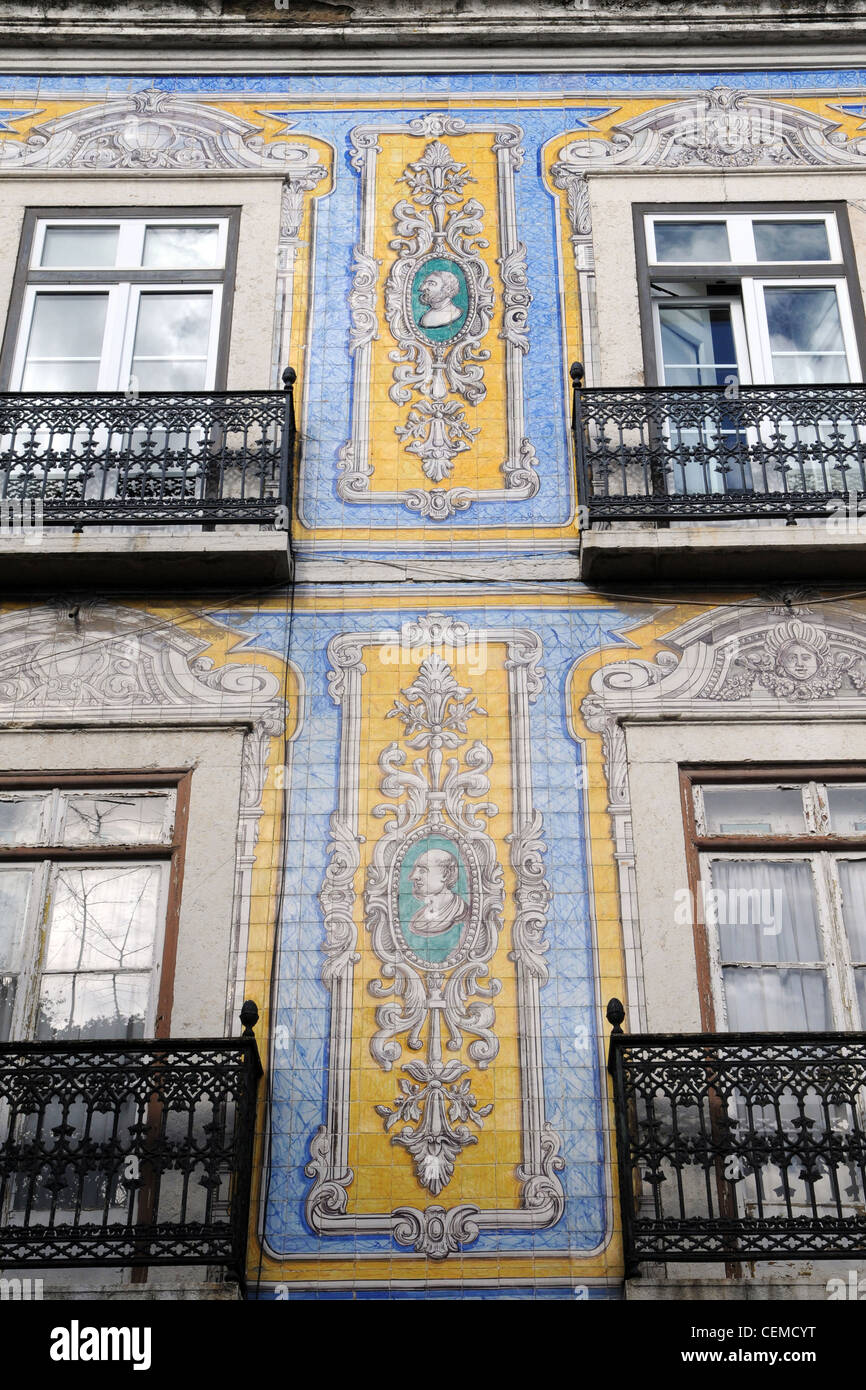 Azulejos lisbon hi-res stock photography and images - Alamy