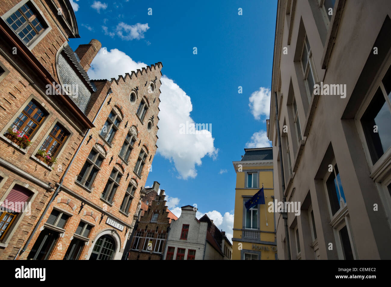 Medieval buildings hi-res stock photography and images - Alamy