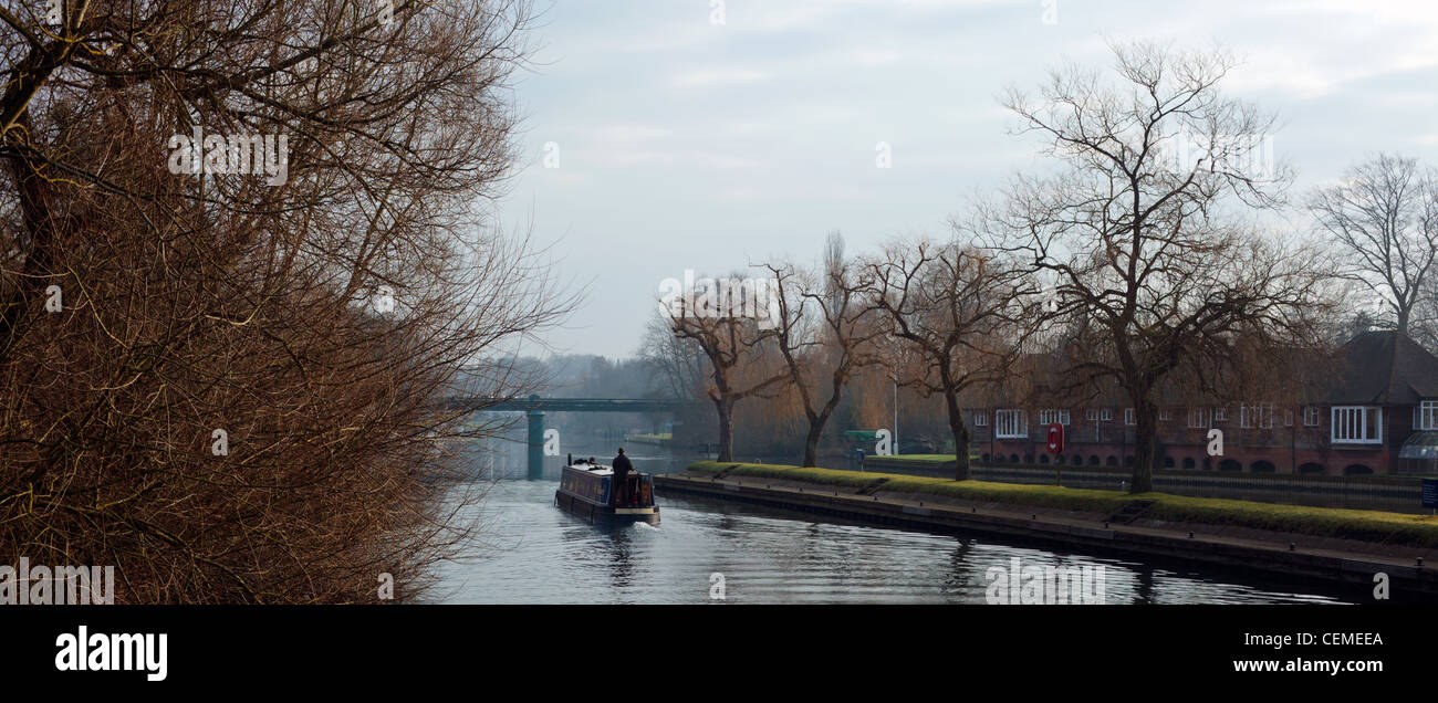 River Thames from the Thames Path at Shiplake Lock England UK with ...
