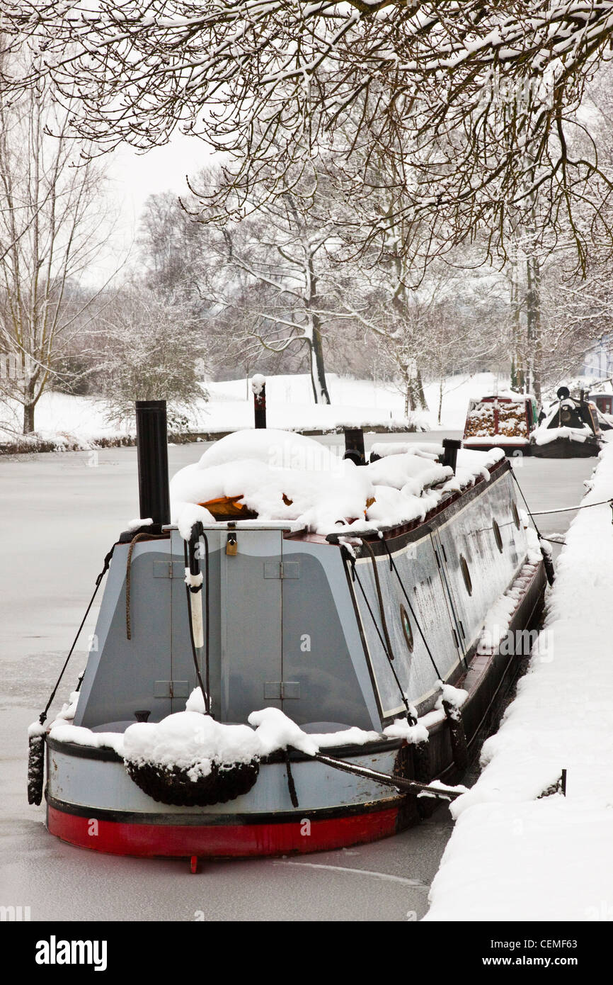 Grand union canal in hertfordshire hi-res stock photography and images ...