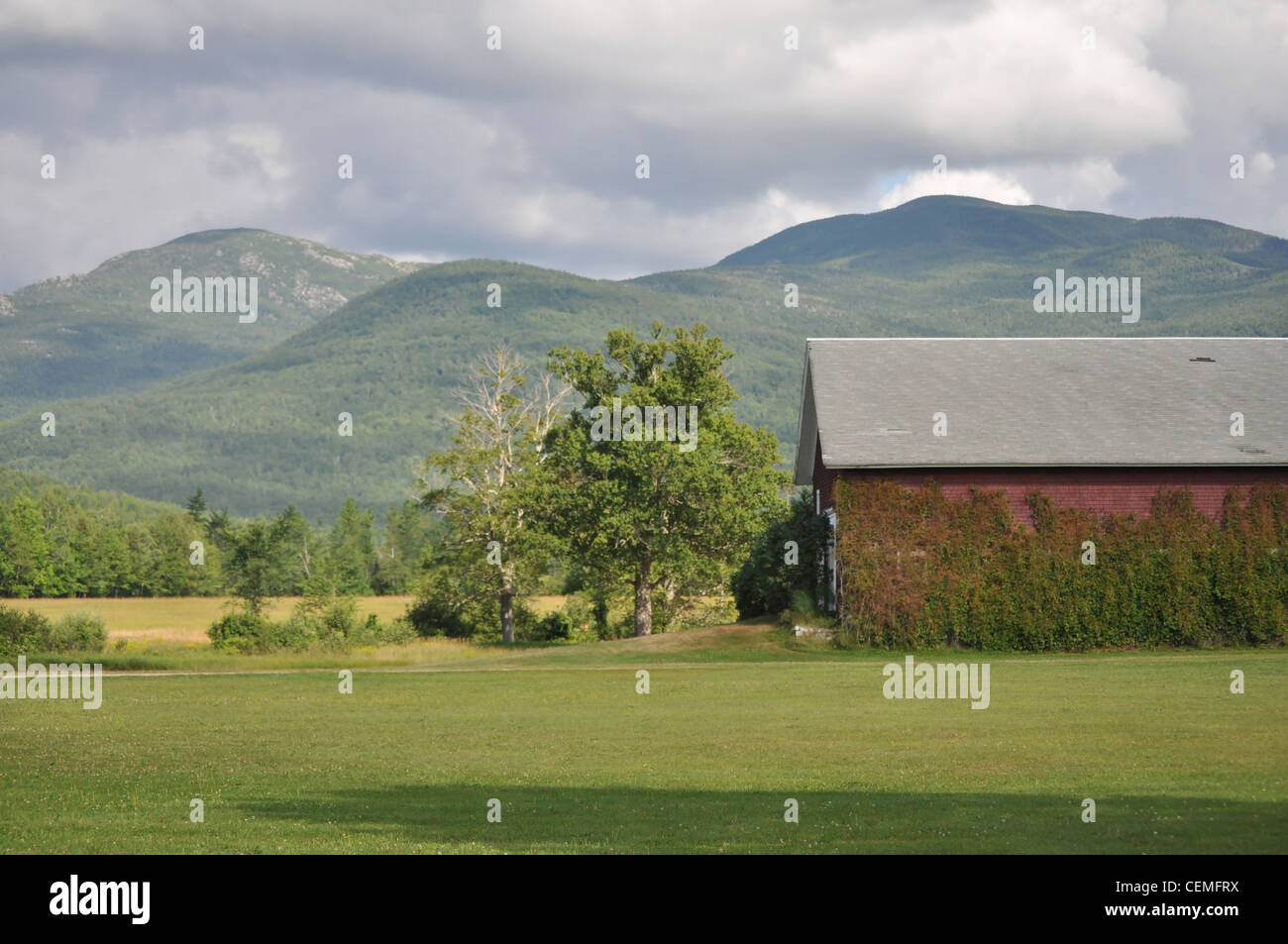 New england barn hi-res stock photography and images - Alamy